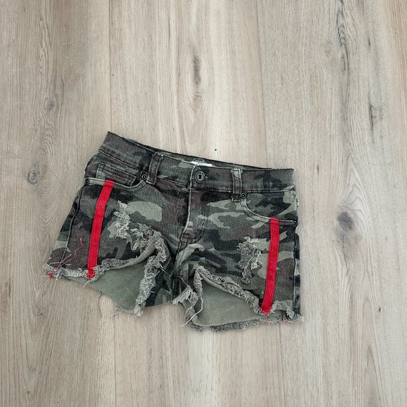 Vintage Havana | Bottoms | Vintage Havana Camo Cut Off Short With Red ...